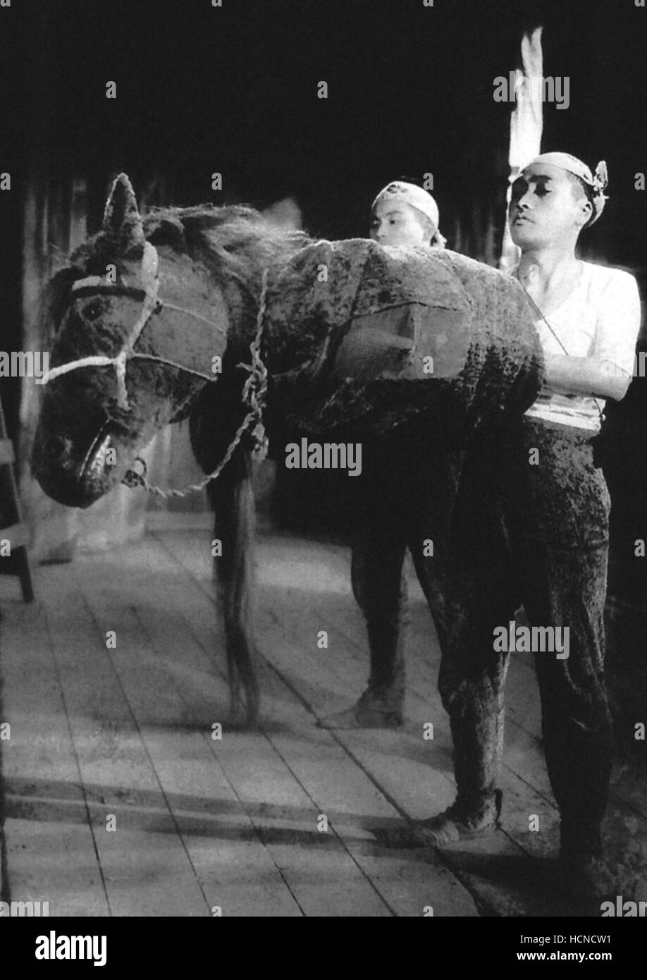 TRAVELLING ACTORS, (aka TABI YAKUSHA), Kamatari Fujiwara (right), 1940 ...
