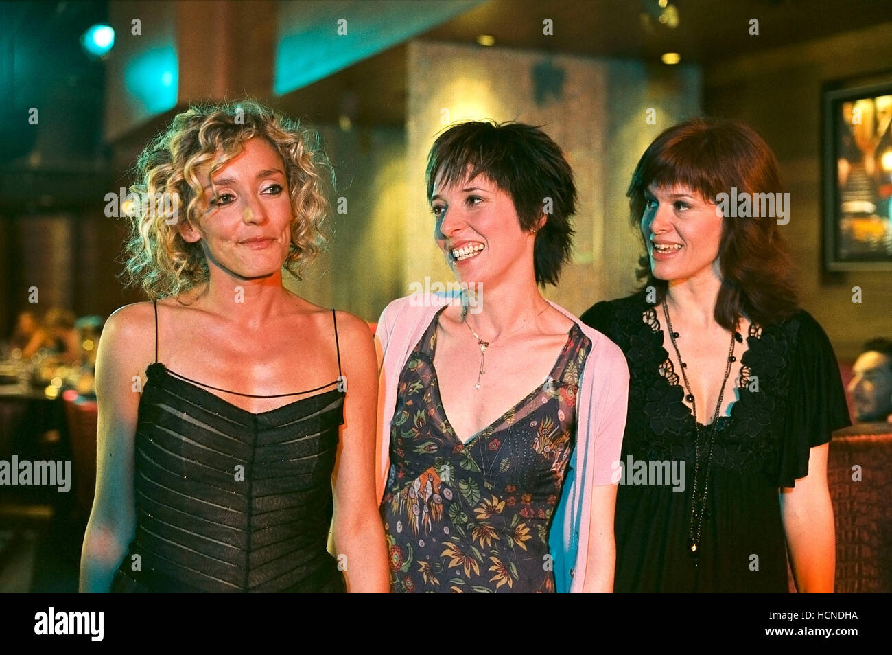 TU PEUX GARDER UN SECRET?, Juliette Arnaud (left), 2008. ©Wild Bunch ...