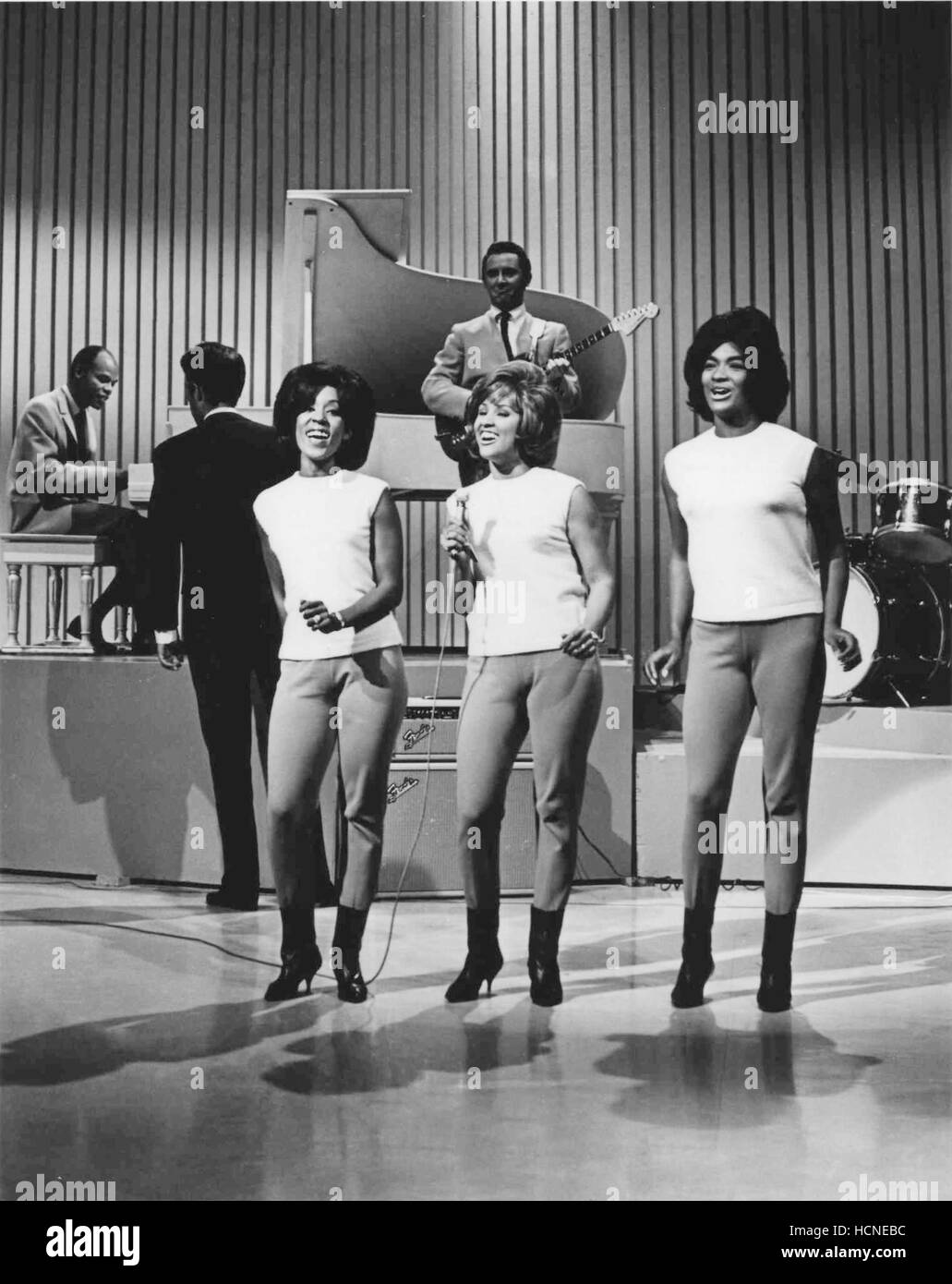 20 FEET FROM STARDOM, (aka TWENTY FEET FROM STARDOM), front, from left ...