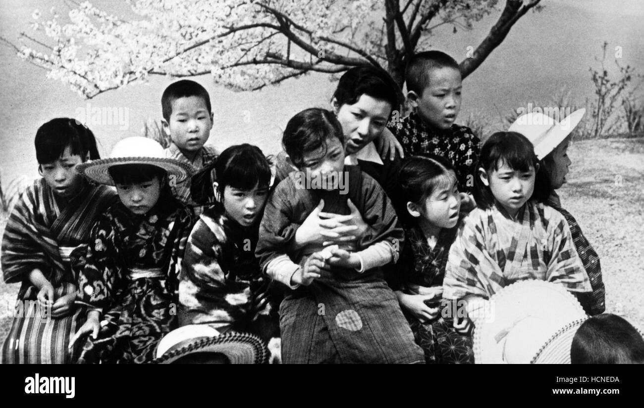 TWENTY-FOUR EYES, (aka 24 EYES, aka NIJUSHI NO HITOMI), Hideko Takamine, 1954 Stock Photo - Alamy