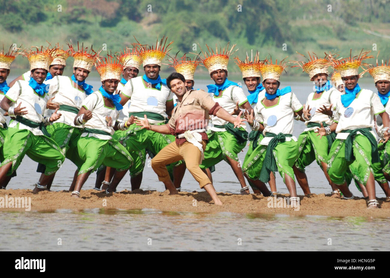 VETTAI, center: Arya, 2012. ©UTV Motion Pictures/Courtesy Everett ...