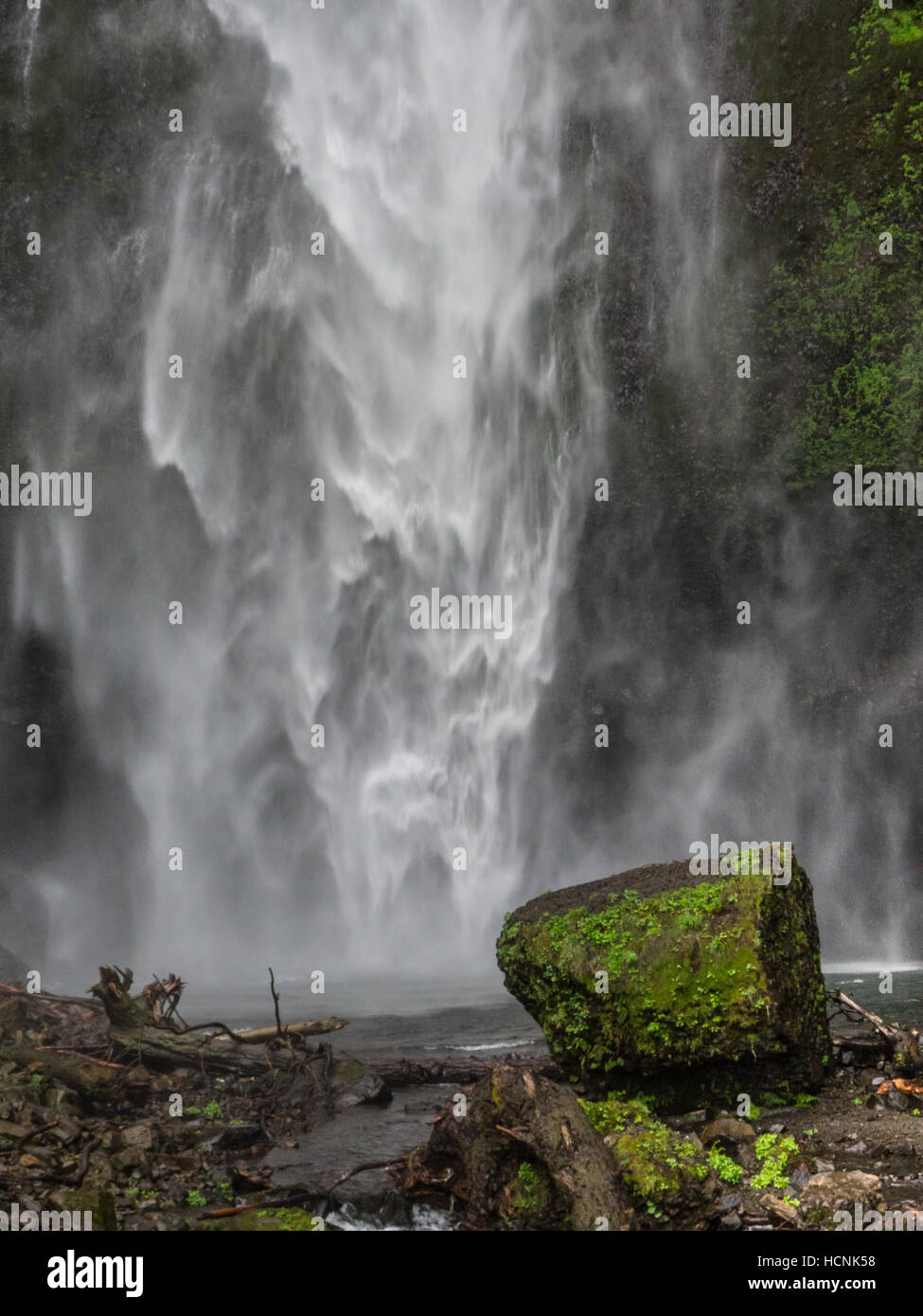 Thundering falls hi-res stock photography and images - Alamy