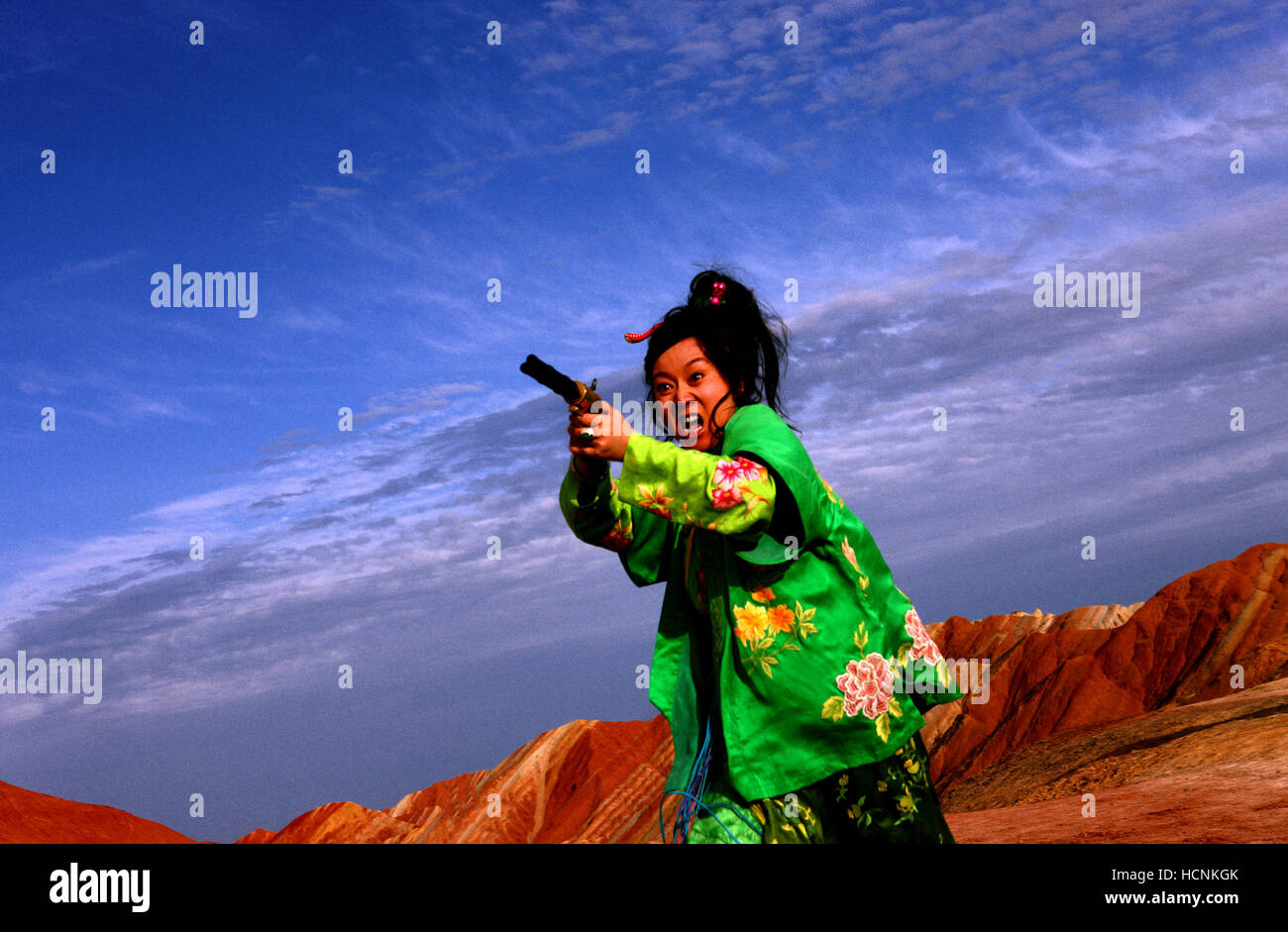A WOMAN, A GUN AND A NOODLE SHOP, (aka SAN QIANG PAI AN JING QI, aka A ...