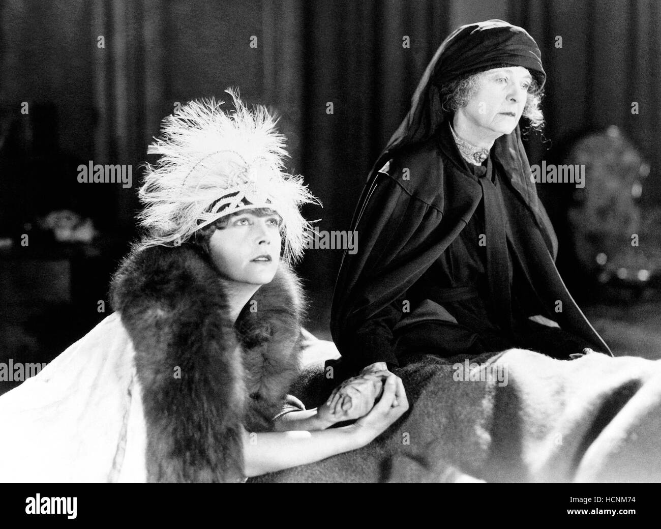 A WOMAN OF PARIS: A DRAMA OF FATE, from left: Edna Purviance, Lydia ...