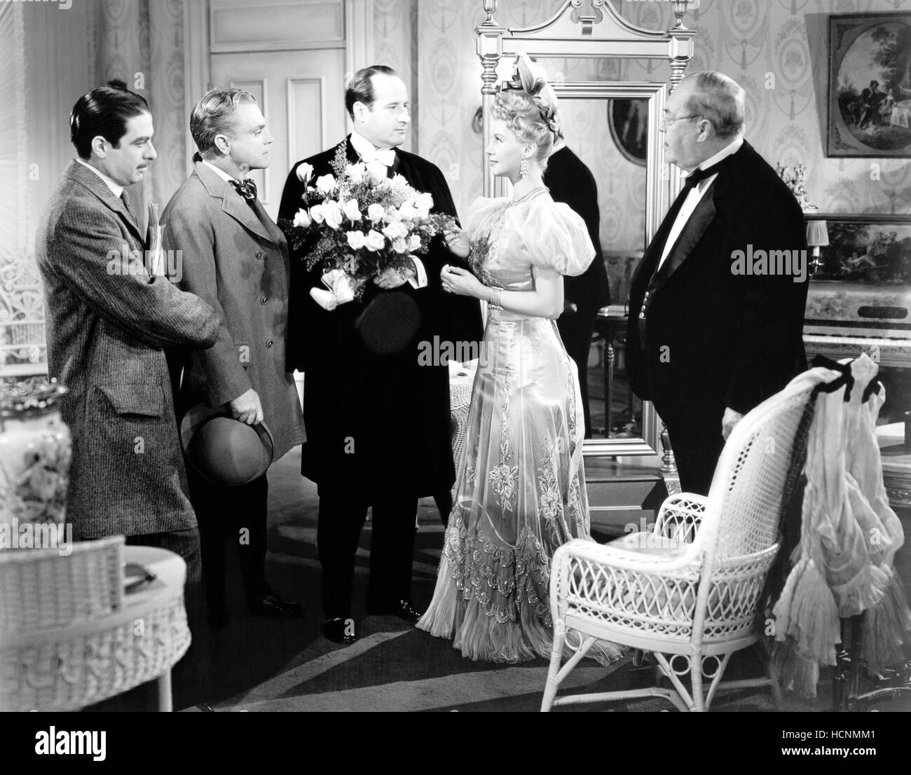 YANKEE DOODLE DANDY, Richard Whorf, James Cagney, George Tobias, Irene ...