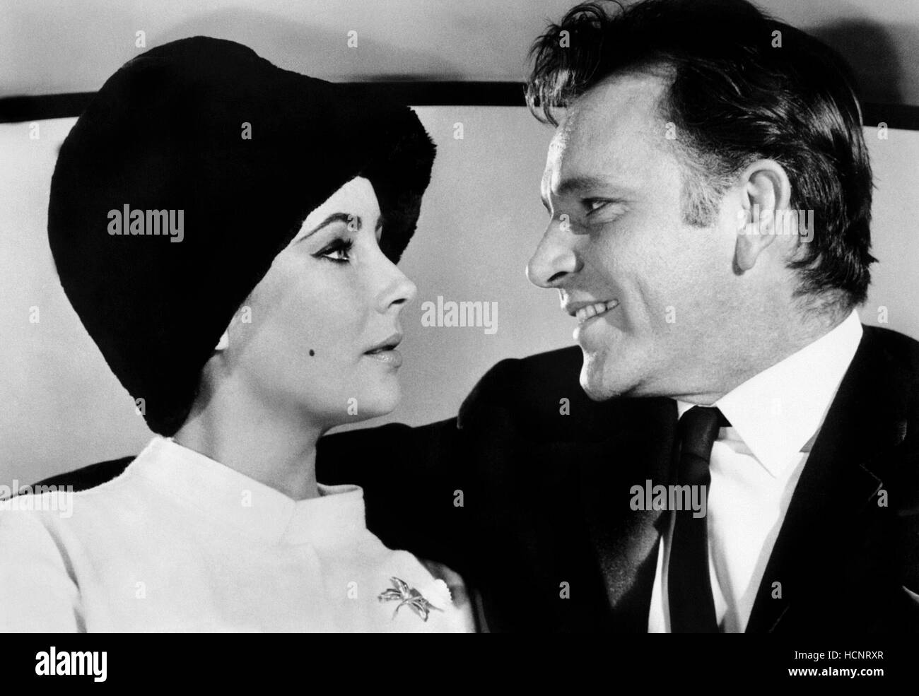 THE V.I.P.S, from left: Elizabeth Taylor, Richard Burton, 1963 Stock ...