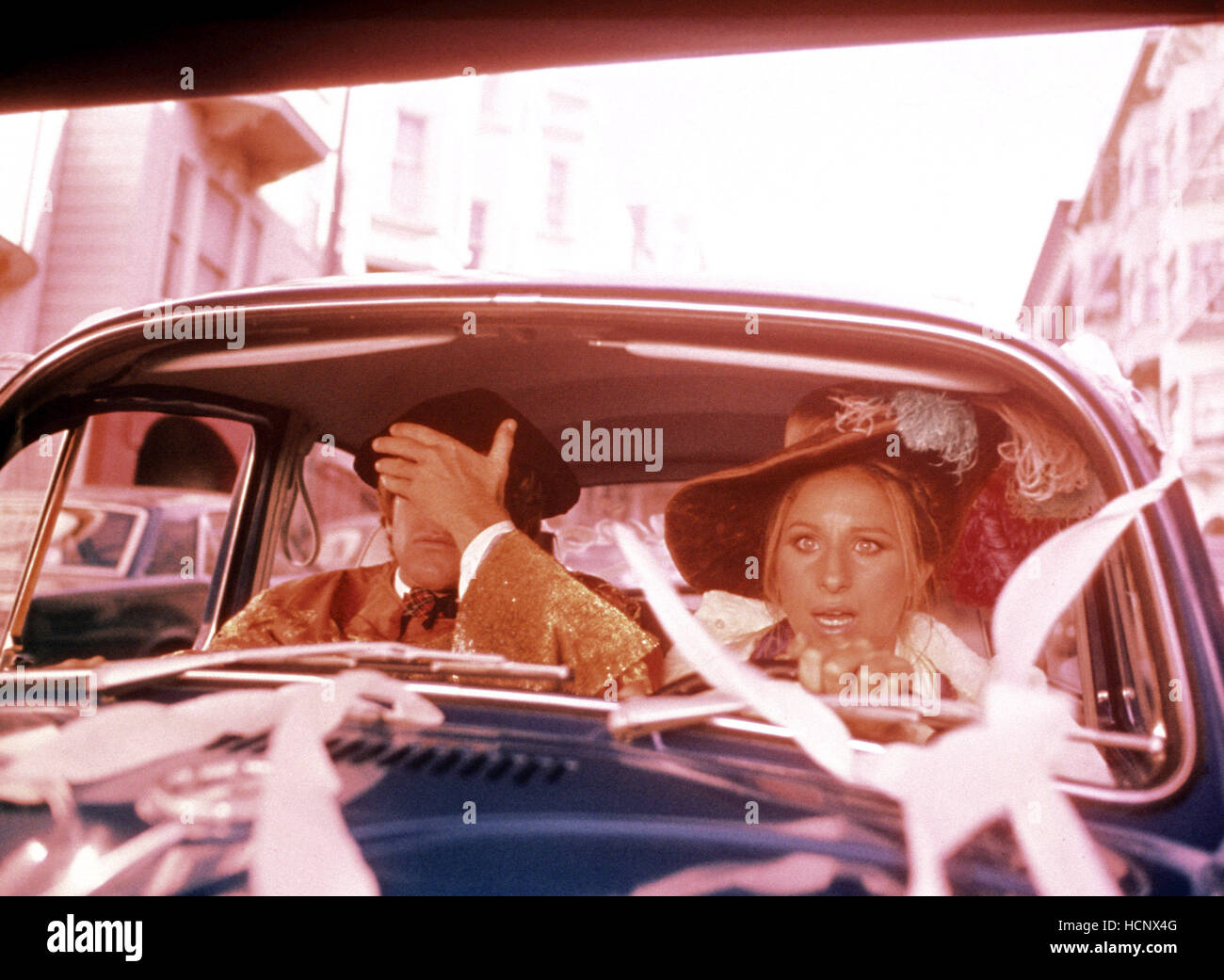 WHAT'S UP, DOC?, Ryan O'Neal, Barbra Streisand, 1972 Stock Photo - Alamy