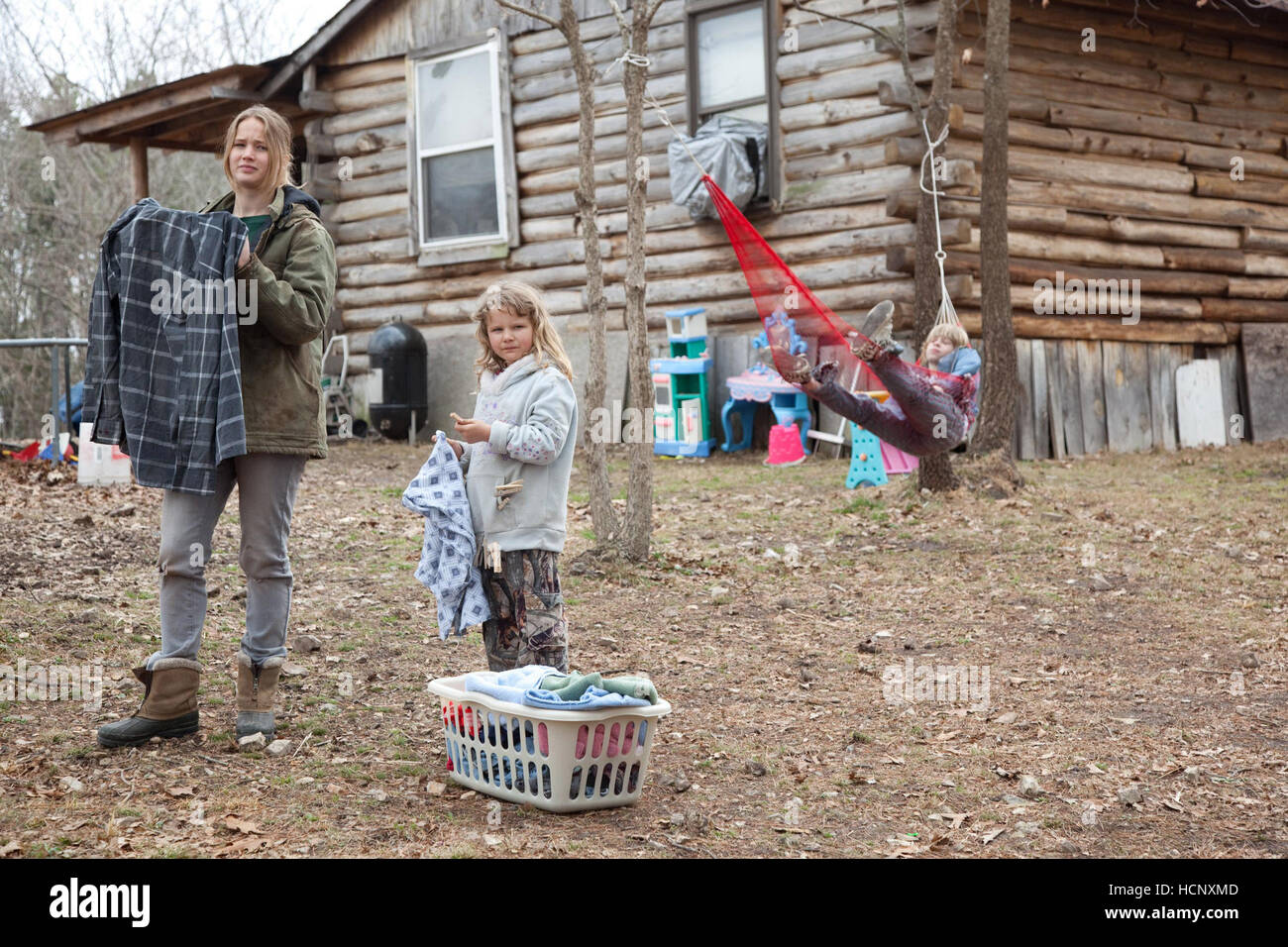 WINTER'S BONE, from left: Jennifer Lawrence, Ashlee Thompson, Isaiah ...