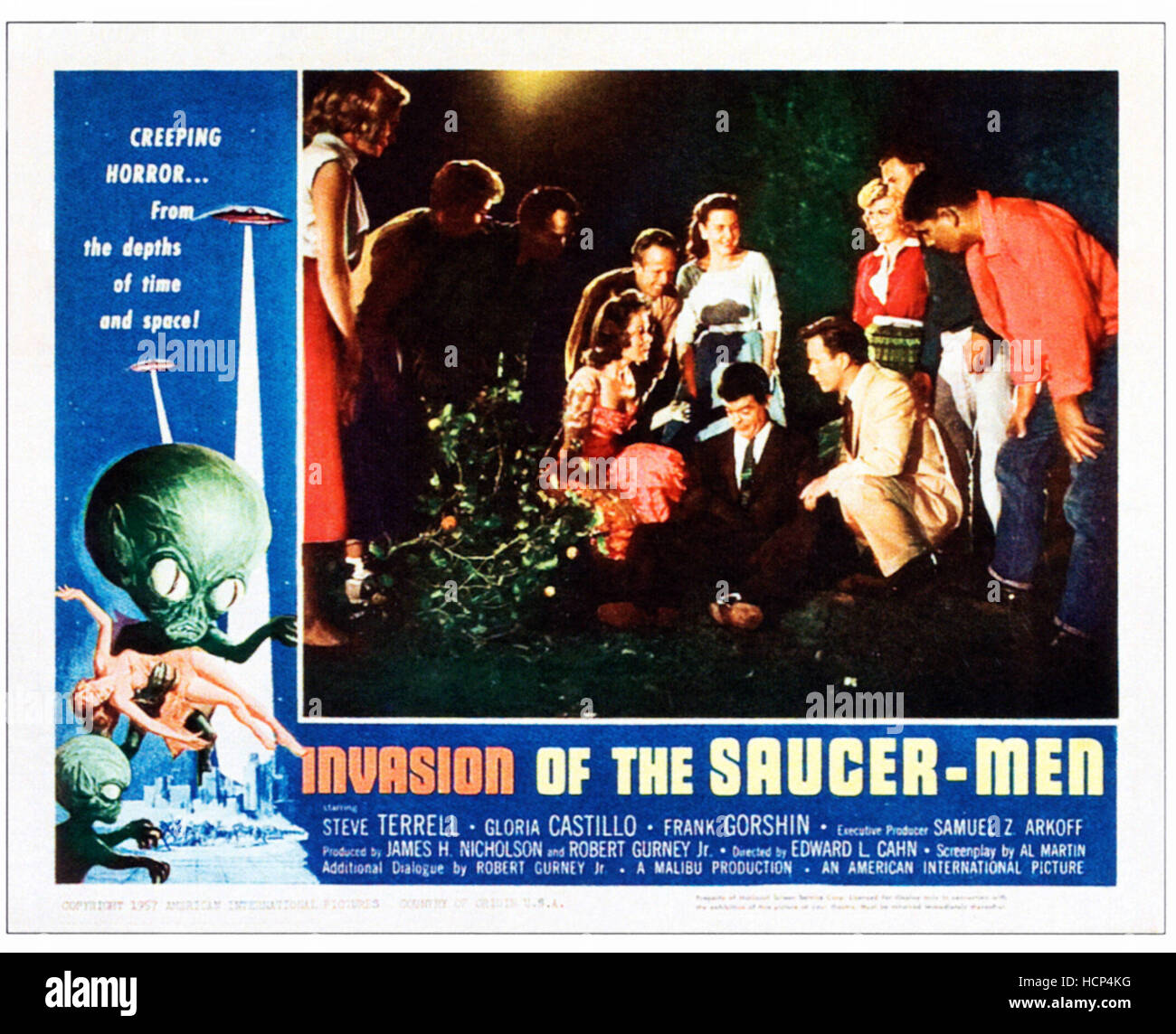 INVASION OF THE SAUCER-MEN, foreground from left: Gloria Castillo, Lyn ...