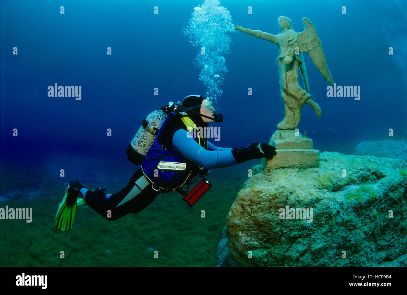 Statue pedestal hi-res stock photography and images - Alamy