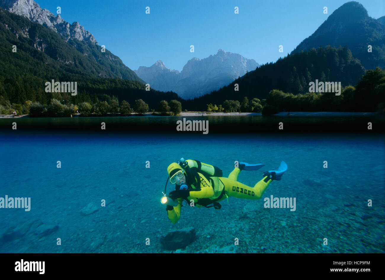 Underwater shot scuba diver goggles hi-res stock photography and images ...