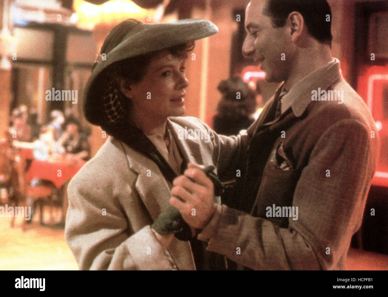 RADIO DAYS, Dianne Wiest, David Warrilow, 1987, (c)Orion Pictures ...