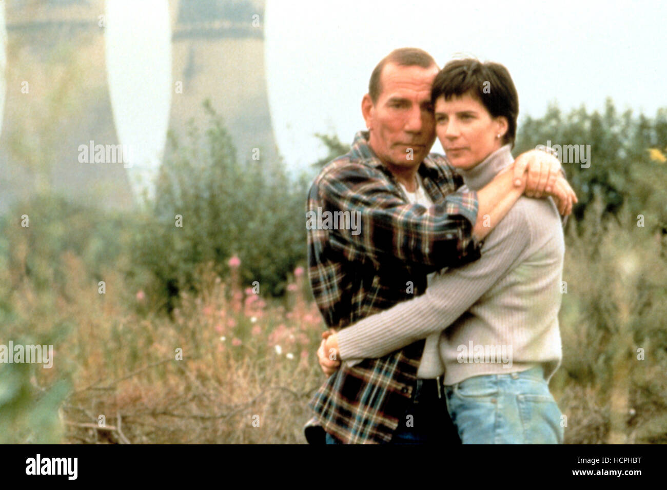AMONG GIANTS, Pete Postlethwaite, Rachel Griffiths, 1998, TM ...