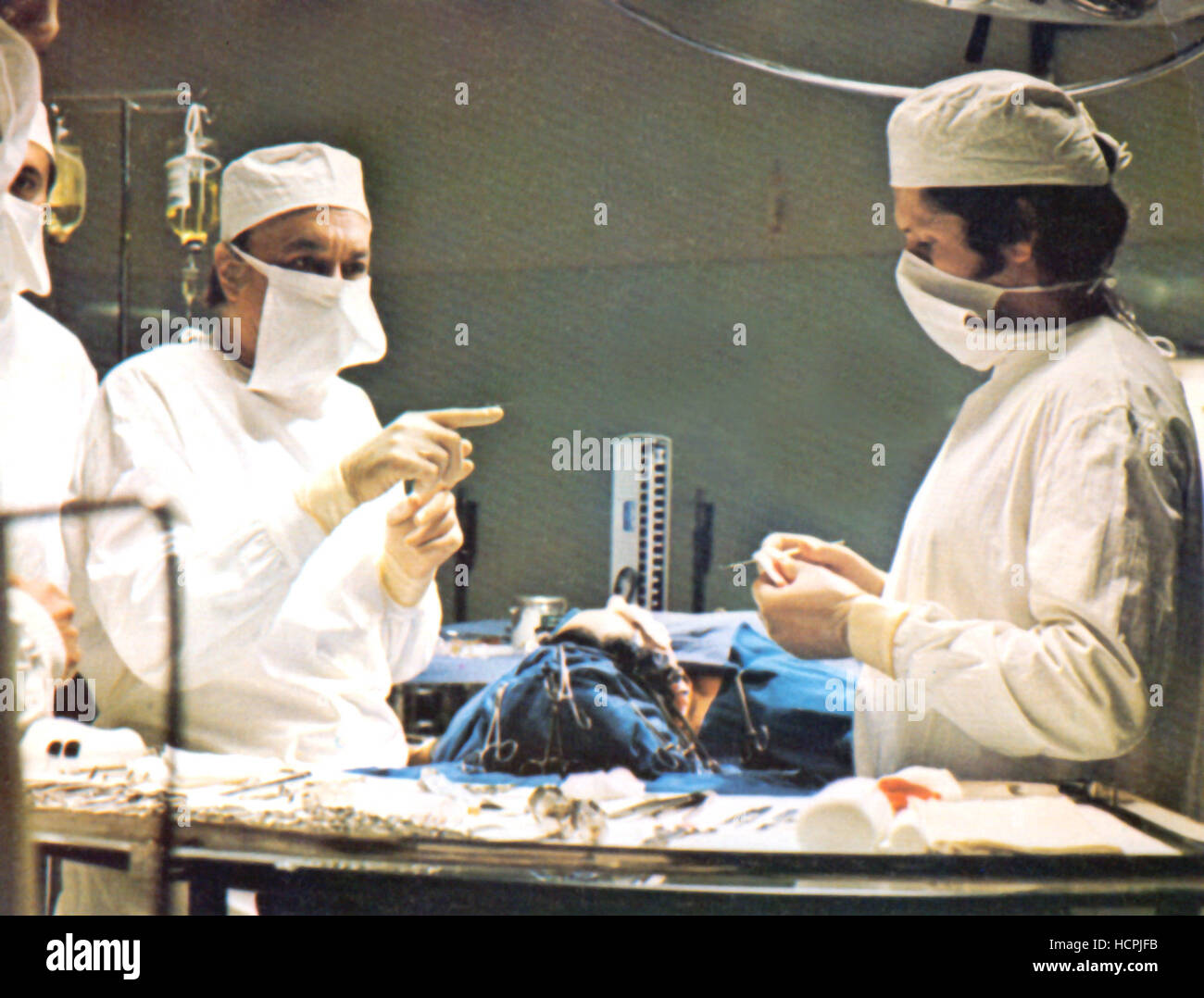 ASH WEDNESDAY, Elizabeth Taylor (under the knife), 1973 Stock Photo - Alamy