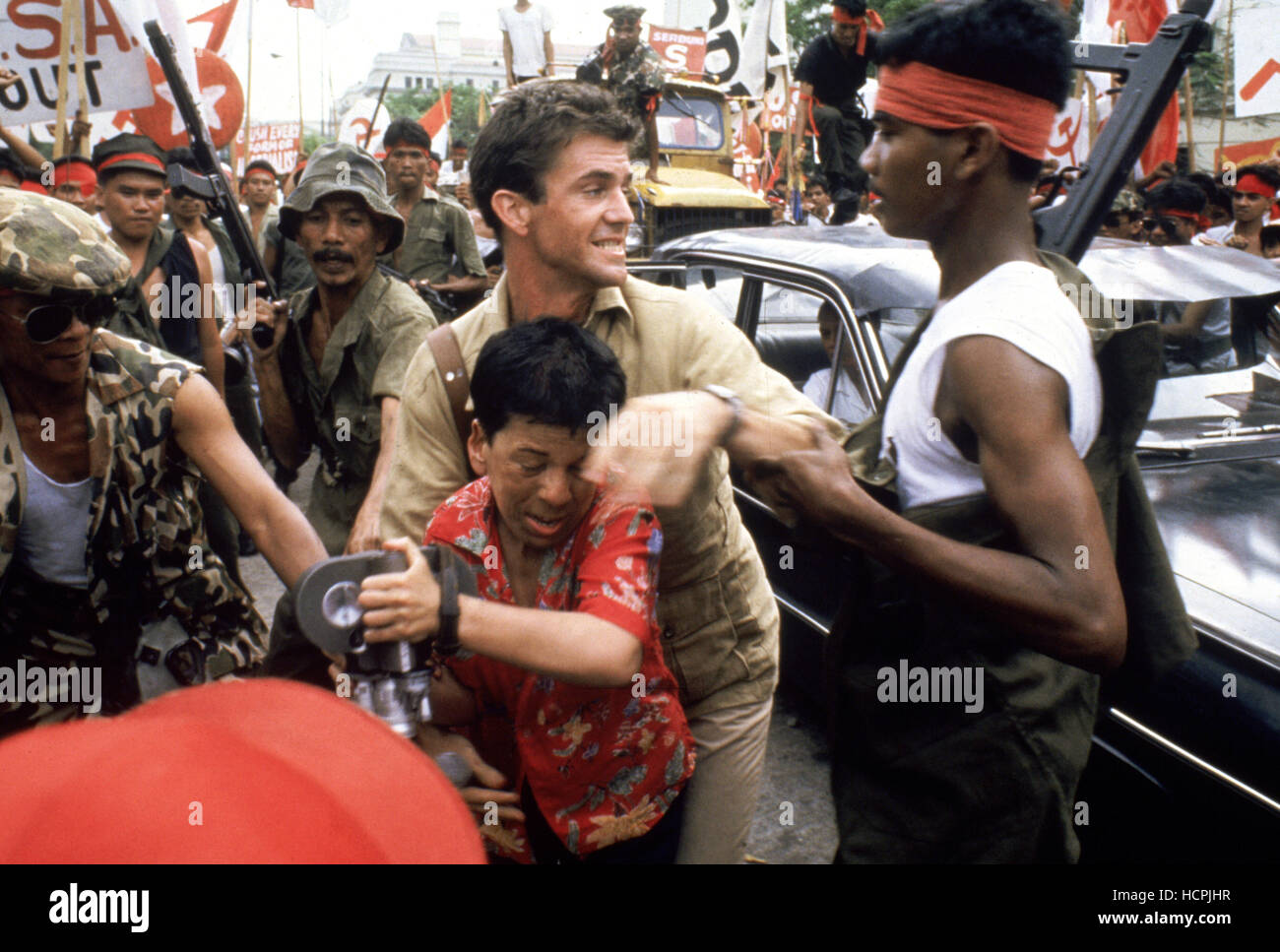 THE YEAR OF LIVING DANGEROUSLY, Linda Hunt, Mel Gibson, 1982, (c) MGM ...