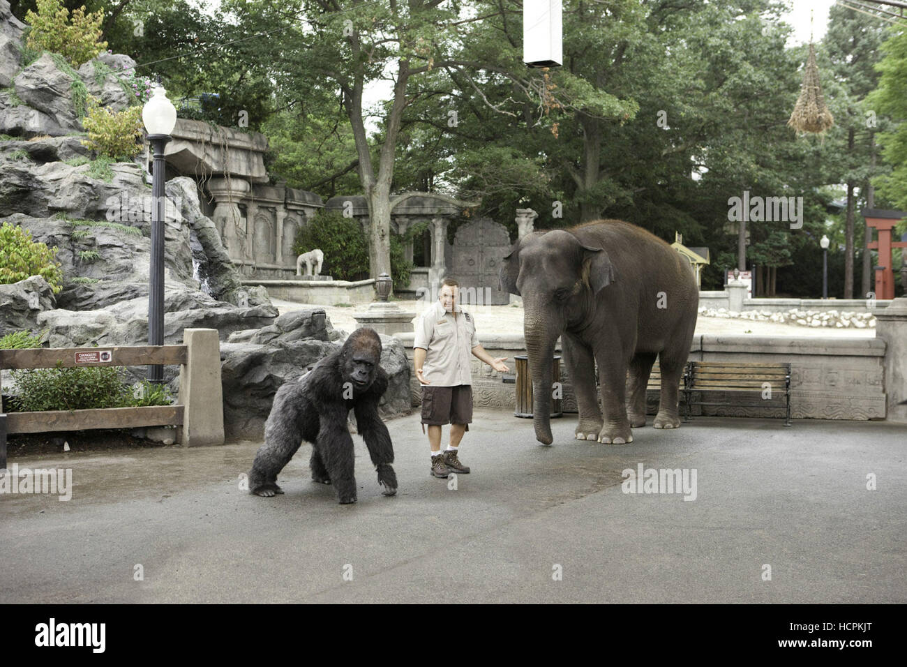 ZOOKEEPER, Kevin James, 2011. ©Sony Pictures/Courtesy Everett ...