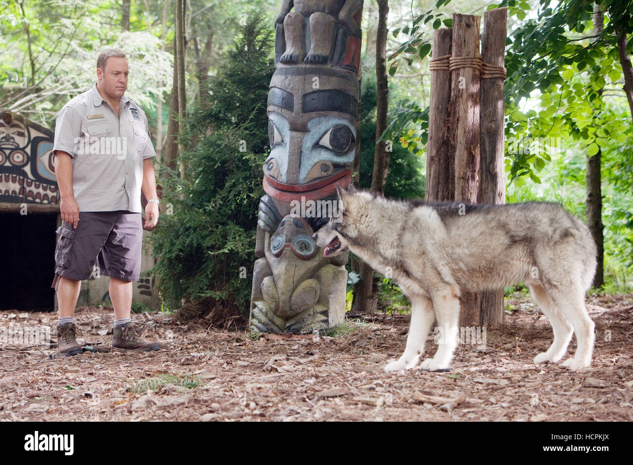 ZOOKEEPER, Kevin James, 2011. ©Sony Pictures/Courtesy Everett ...