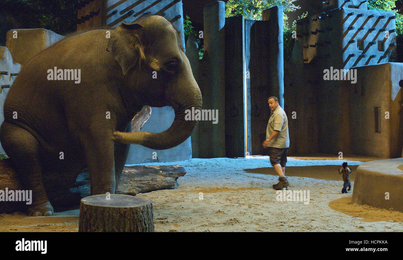 ZOOKEEPER, right: Kevin James with elephant and monkey, 2011, ©Sony ...