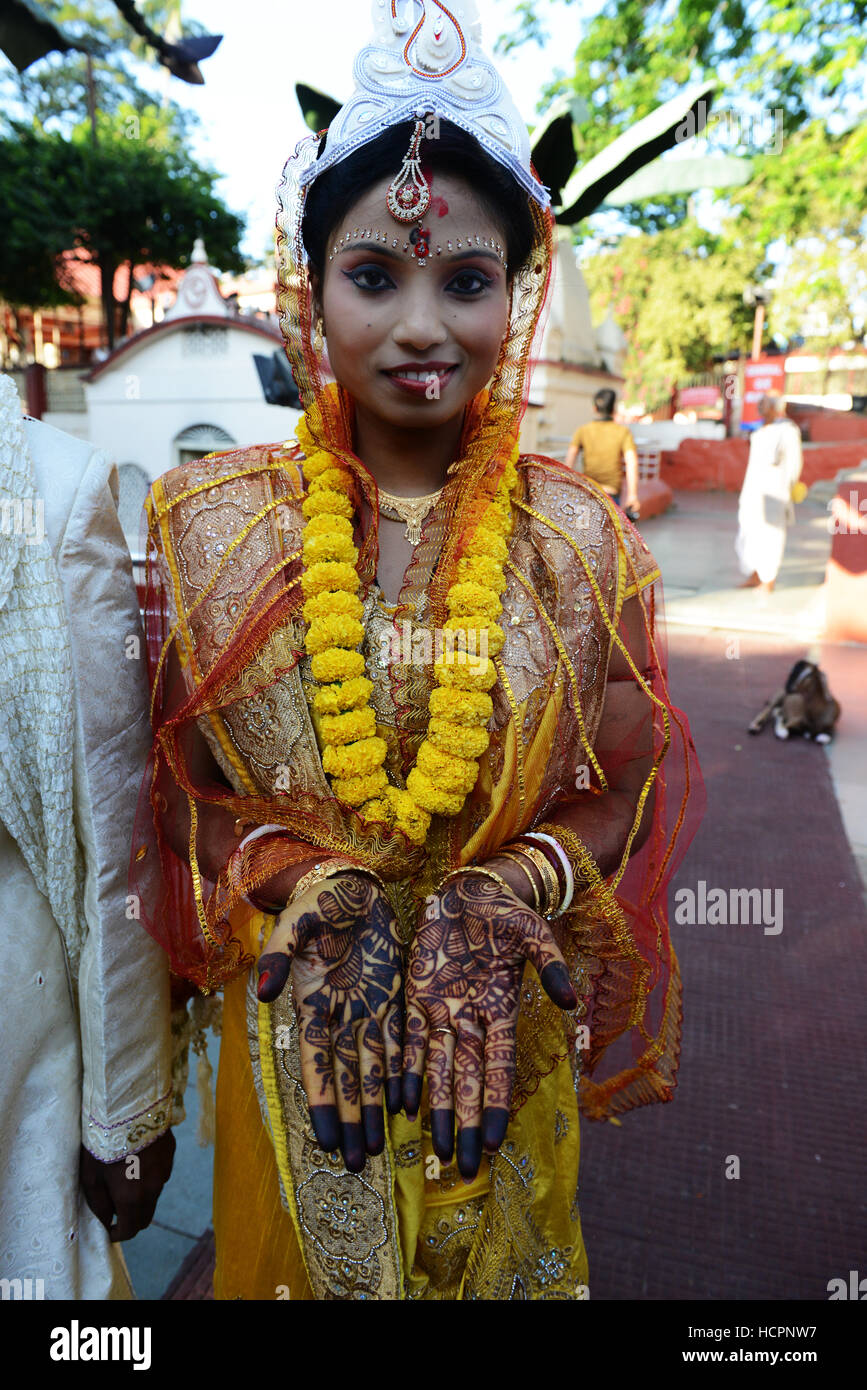 Henna indian bride hi-res stock photography and images - Alamy