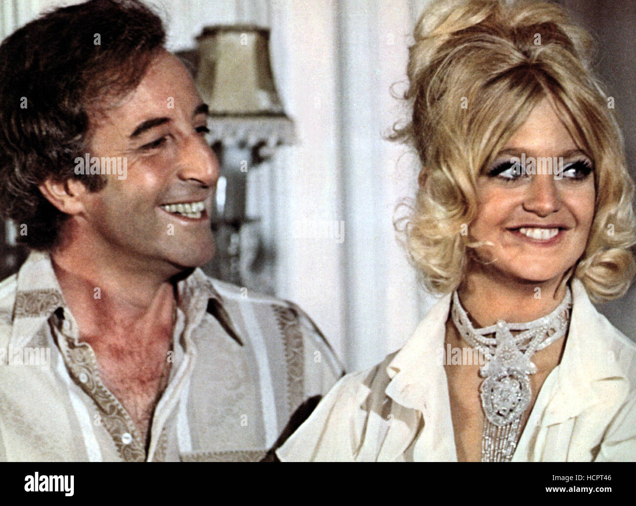 THERE'S A GIRL IN MY SOUP, Peter Sellers, Goldie Hawn, 1970 Stock Photo ...