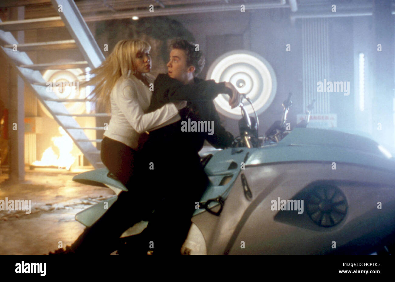 AGENT CODY BANKS, Hilary Duff, Frankie Muniz, 2003. (c) MGM/courtesy ...