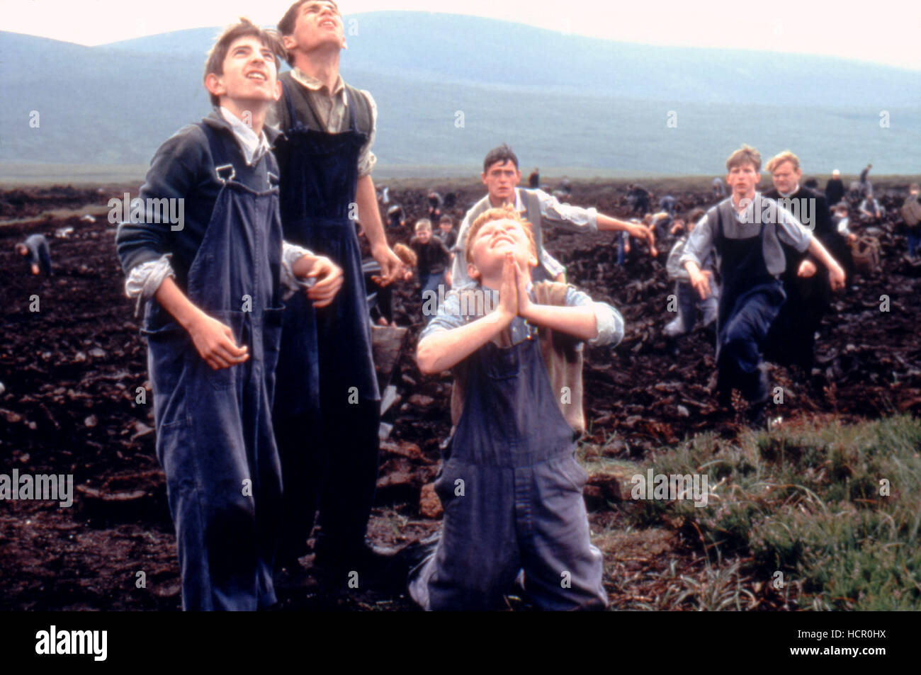 THE BUTCHER BOY, Eamonn Owens (kneeling), 1997, (c)Warner Bros ...