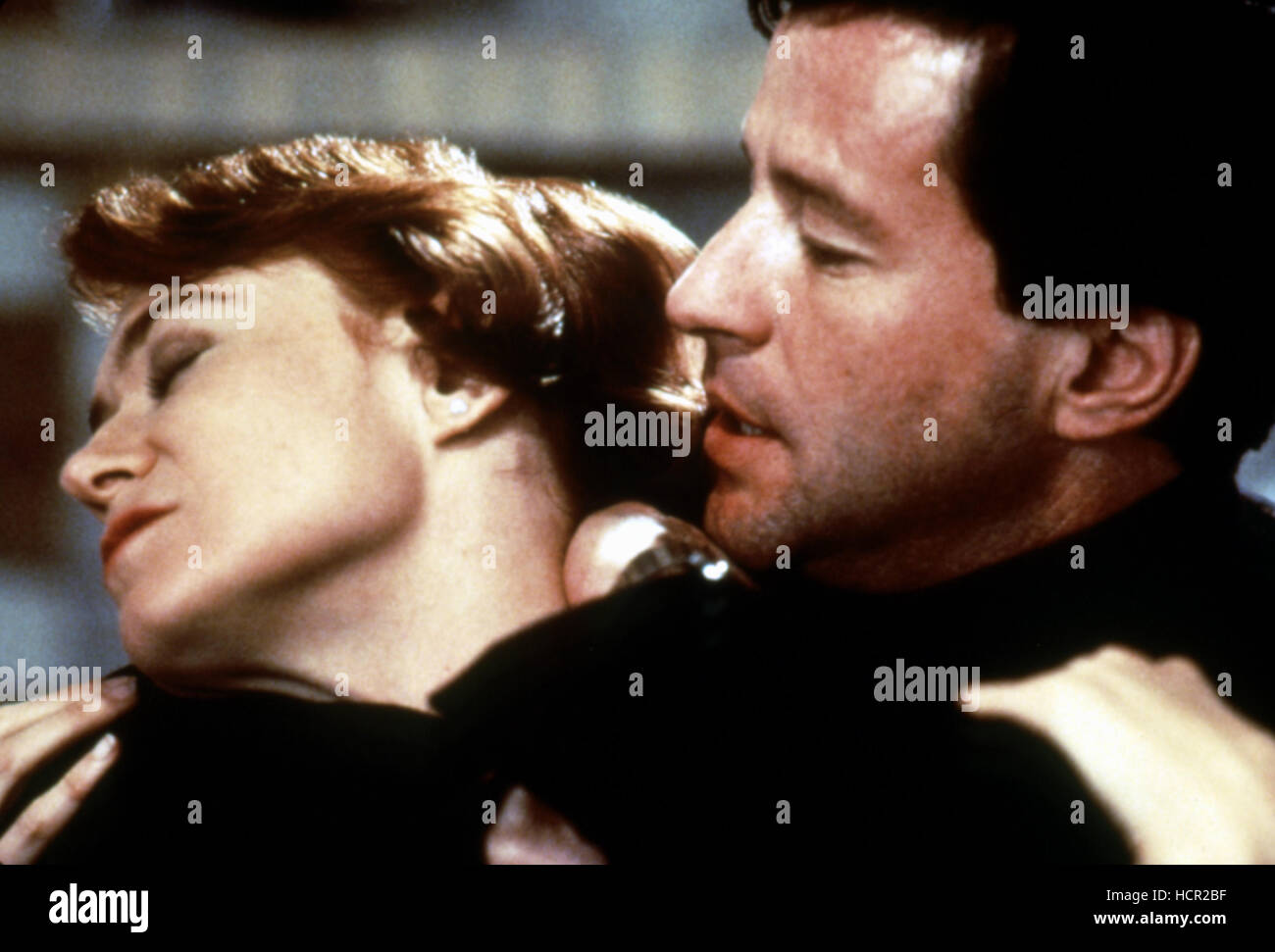 CLEAR AND PRESENT DANGER, Ann Magnuson, Joaquim De Almeida, 1994 ...