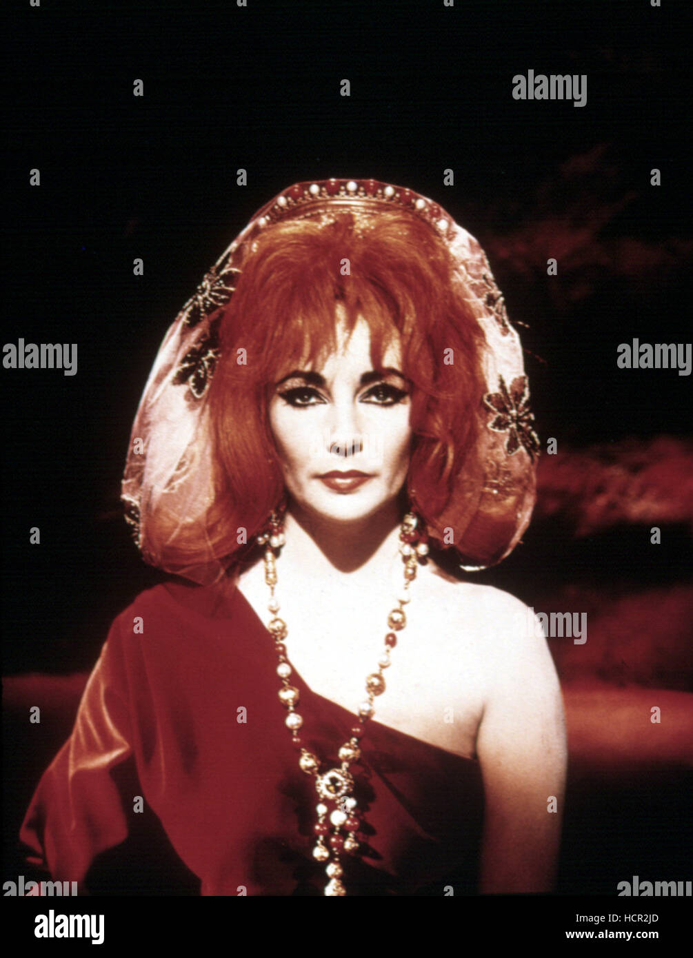 DOCTOR FAUSTUS, 1967 Elizabeth Taylor Stock Photo - Alamy
