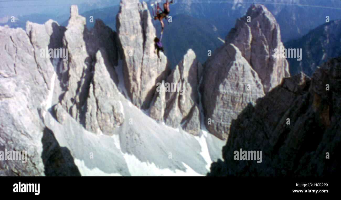 CLIFFHANGER, Sylvester Stallone, Michelle Joyner, 1993 Stock Photo - Alamy