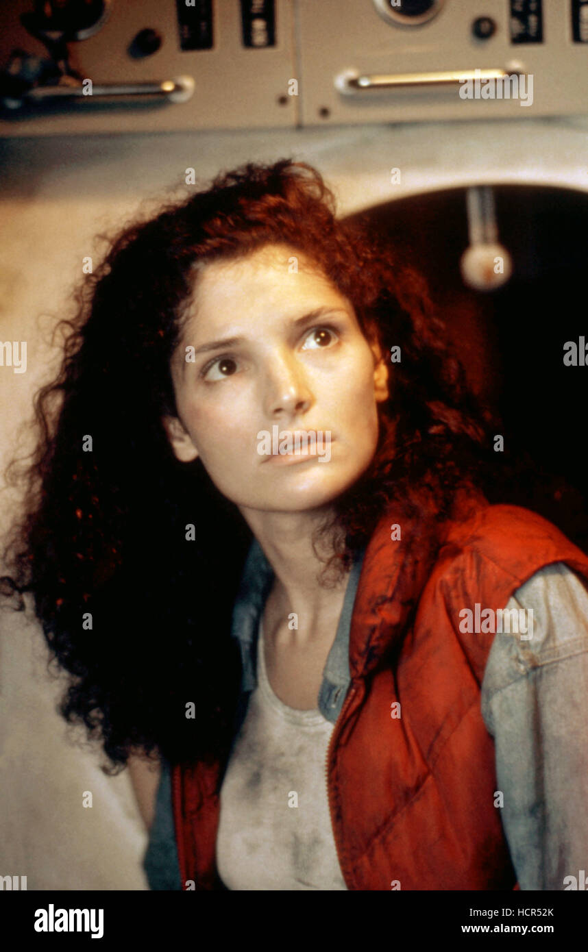 THE ABYSS, Mary Elizabeth Mastrantonio, 1989, TM and Copyright (c)20th ...