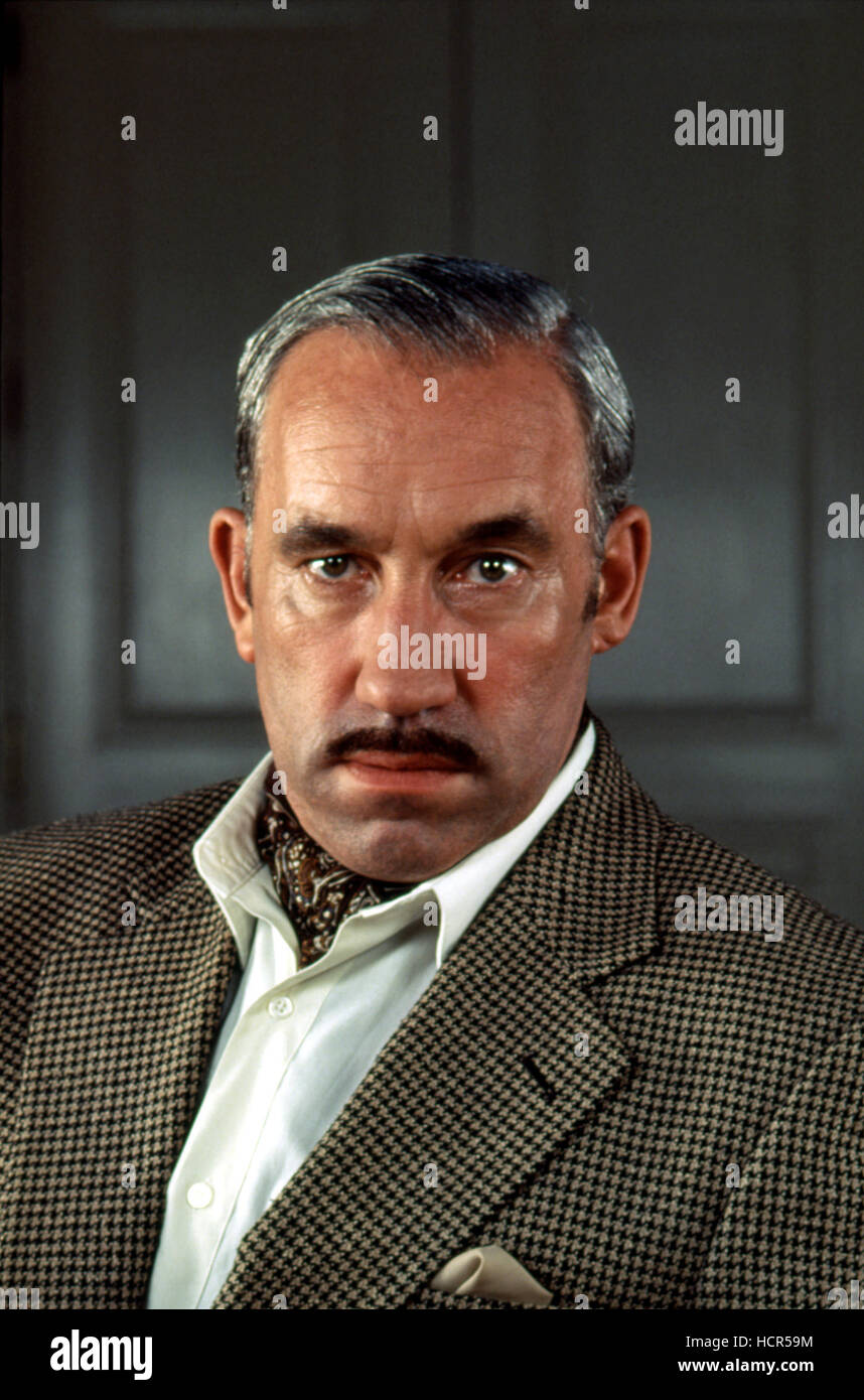 ACE VENTURA: WHEN NATURE CALLS, Simon Callow, 1995, (c)Warner Bros ...