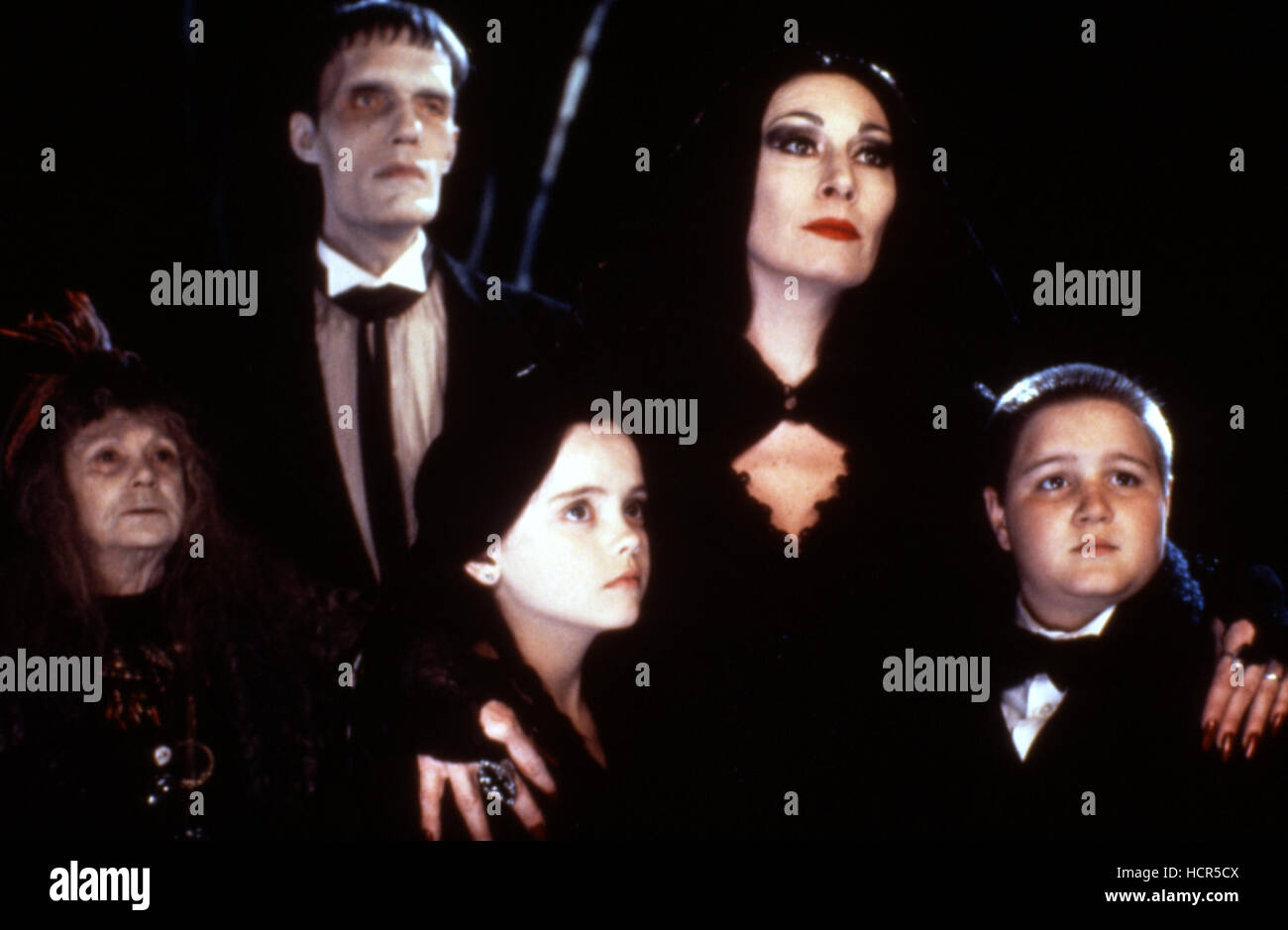 THE ADDAMS FAMILY, Judith Malina, Carel Struycken, Christina Ricci ...