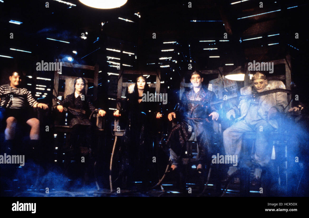 ADDAMS FAMILY VALUES, from left: Jimmy Workman, Christina Ricci ...