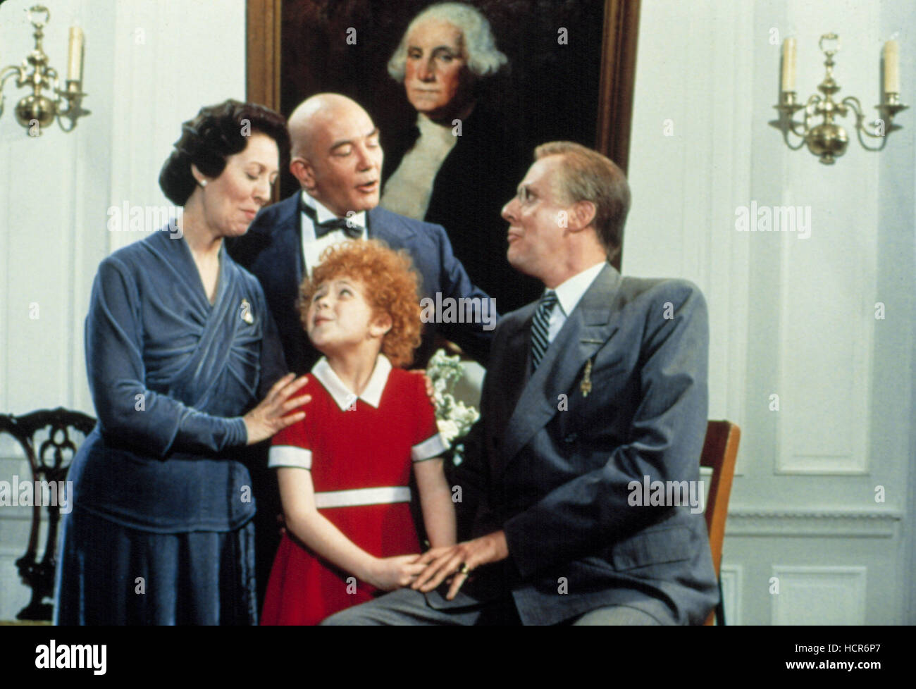 ANNIE, Lois De Banzie, Albert Finney, Aileen Quinn, Edward Herrmann ...