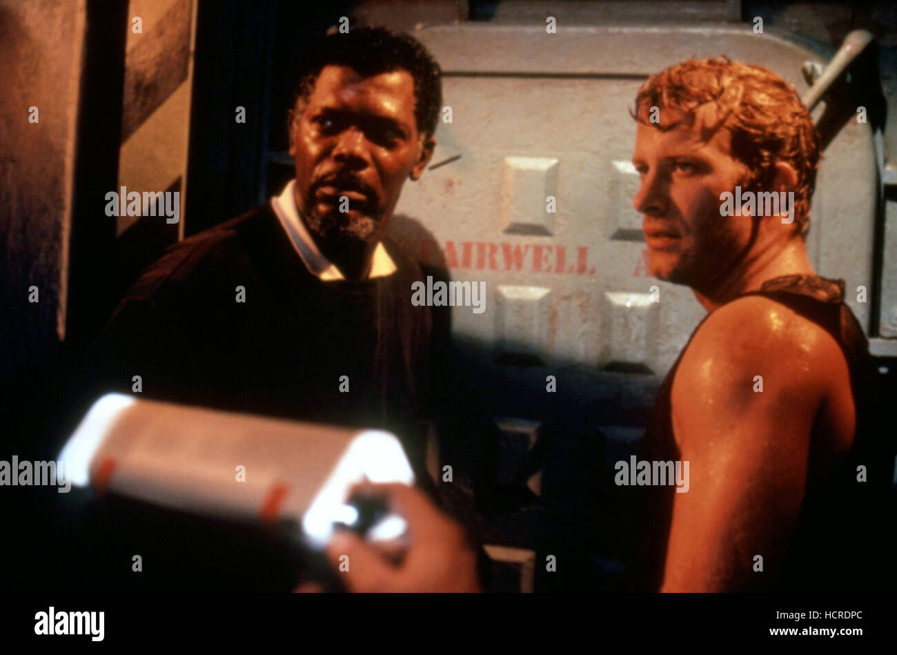 DEEP BLUE SEA, Samuel L. Jackson, Thomas Jane, 1999, (c)Warner Bros ...