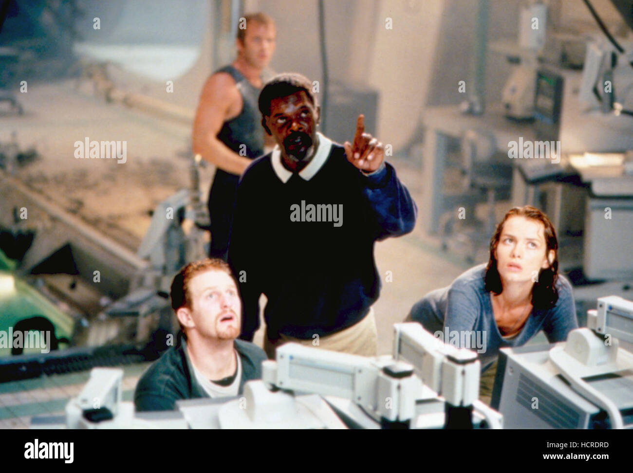 DEEP BLUE SEA, Michael Rappaport, Thomas Jane (background), Samuel L ...