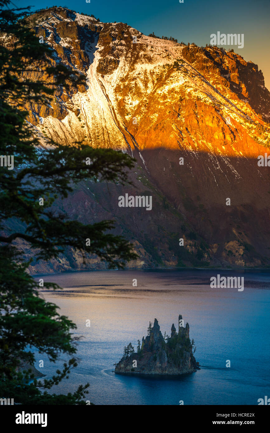 Phantom Ship Island at sunrise Crater Lake National Park Oregon ...