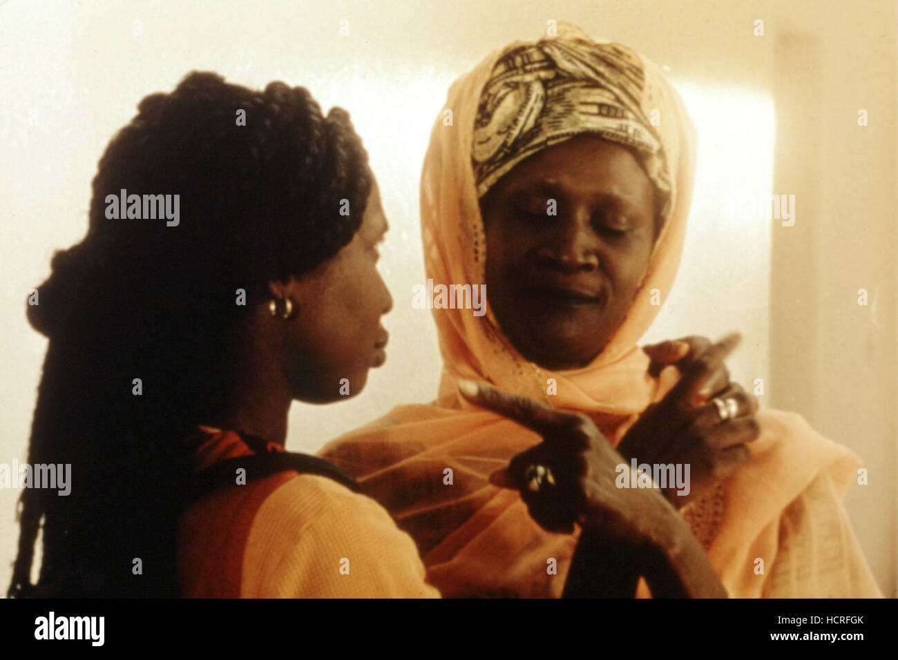 FAAT KINE, Tabata Ndiaye, Venus Seye, 2000. (c) New Yorker Films ...