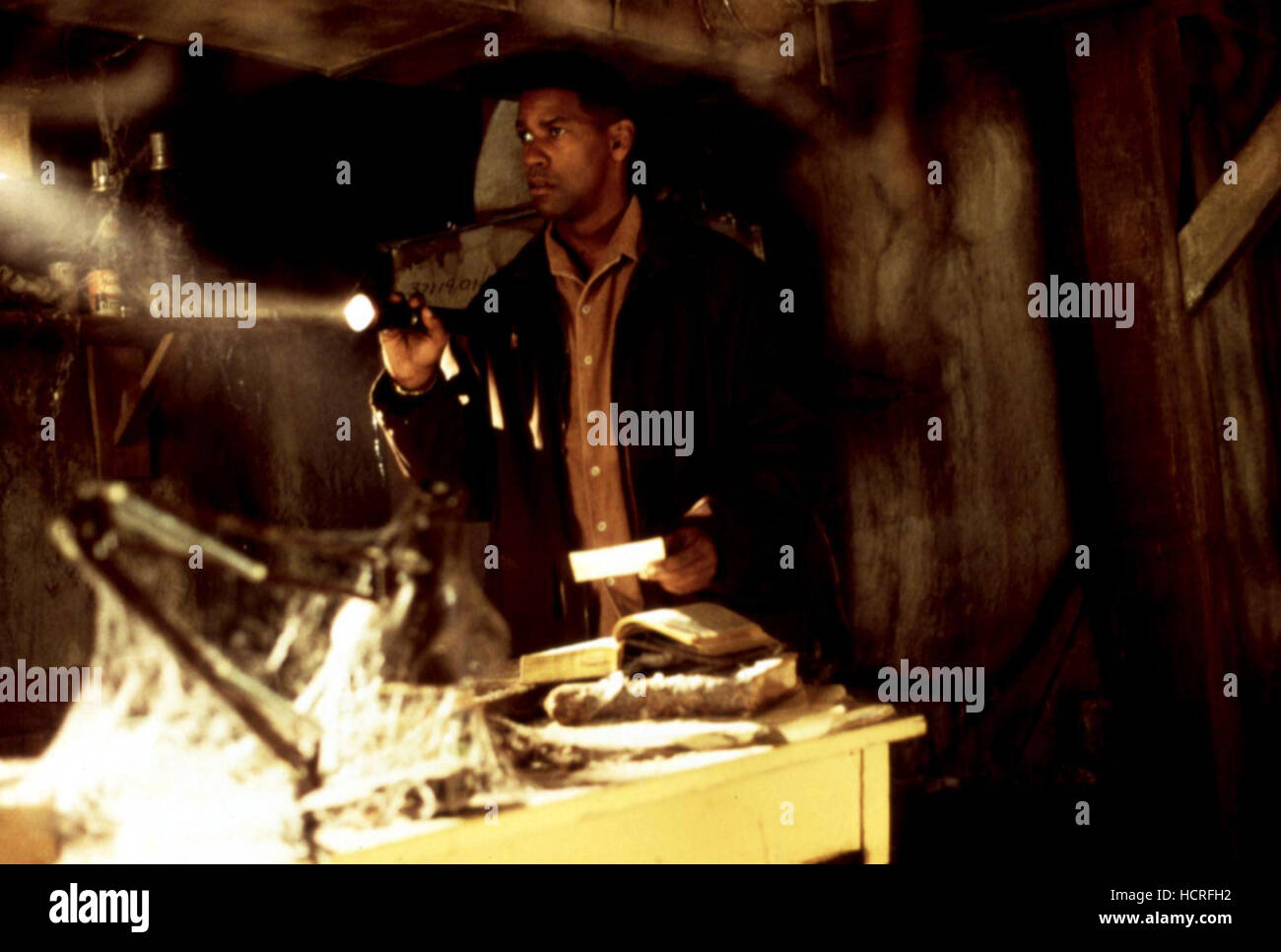 FALLEN, Denzel Washington, 1998 Stock Photo - Alamy