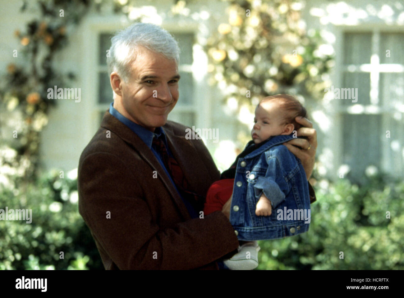 FATHER OF THE BRIDE II, Steve Martin, 1995, holding the baby Stock ...