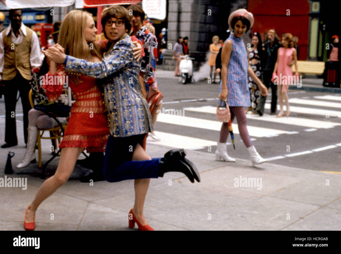 AUSTIN POWERS 2 - THE SPY WHO SHAGGED ME, Heather Graham, Mike Myers ...