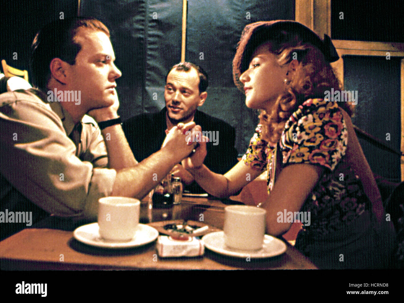 CHICAGO JOE & THE SHOWGIRL, Kiefer Sutherland, Emily Lloyd, 1990. (c ...