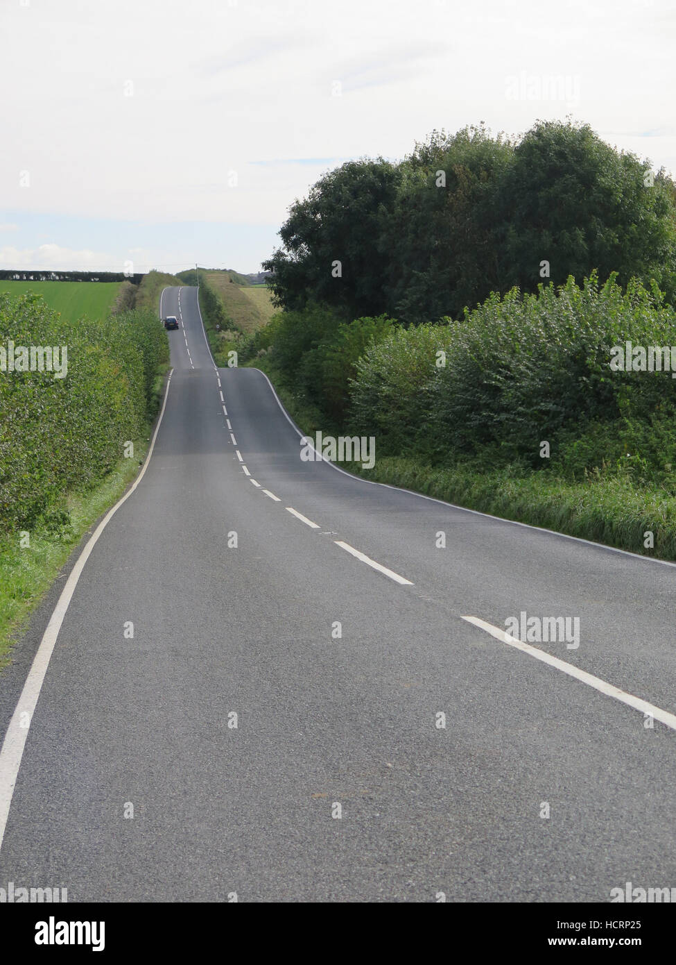 Car country lane uk narrow hi-res stock photography and images - Alamy
