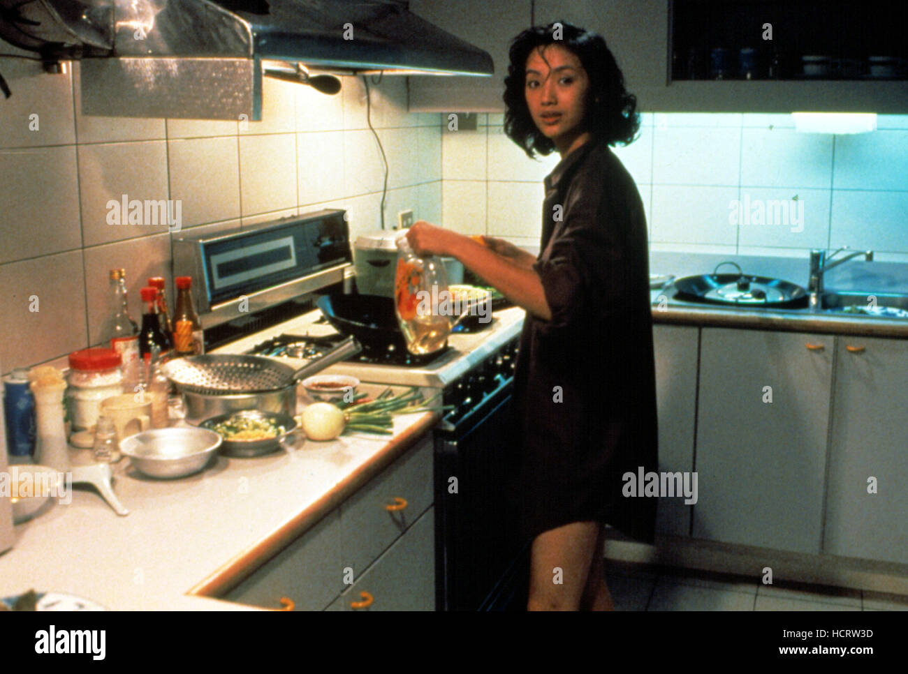 EAT DRINK MAN WOMAN, (aka YIN SHI NAN NU), Chien-Lien Wu, 1994, (c ...