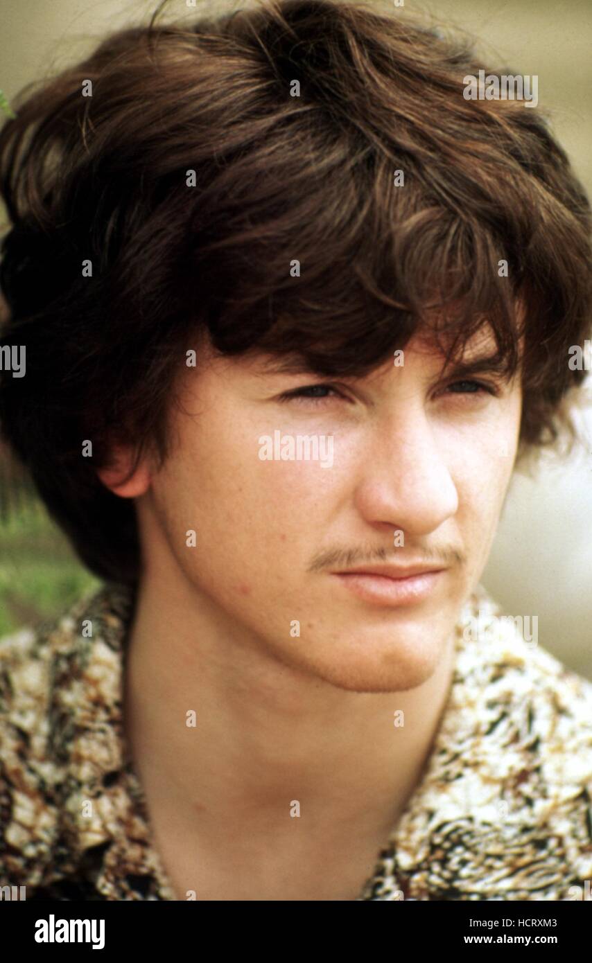 THE FALCON AND THE SNOWMAN, Sean Penn, 1984 Stock Photo - Alamy