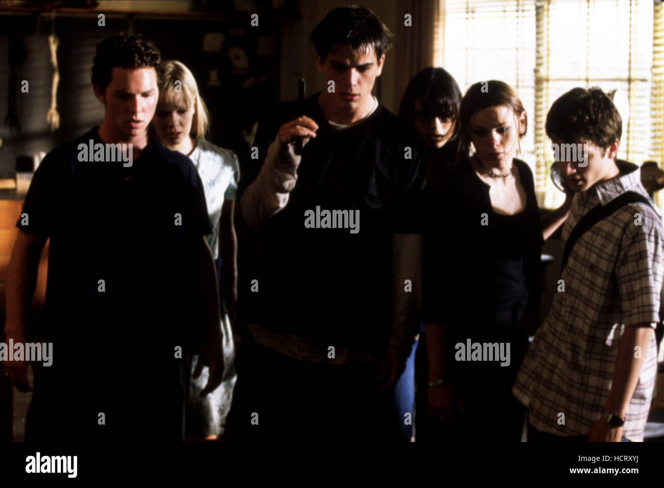 THE FACULTY, Josh Hartnett, Jordana Brewster, Clea Duvall, Elijah Wood ...