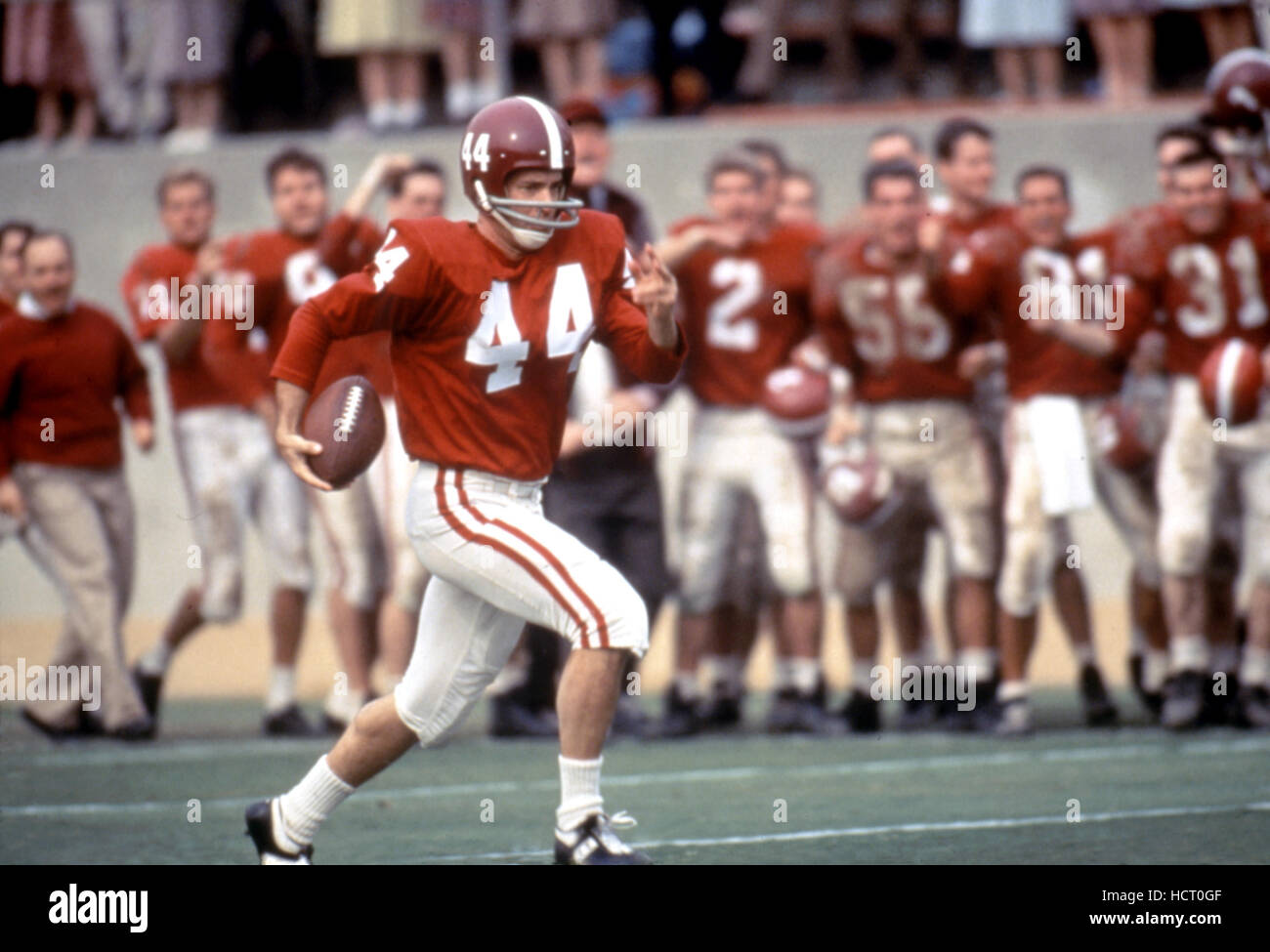 FORREST GUMP, Tom Hanks, playing football for Alabama, 1994. (c ...