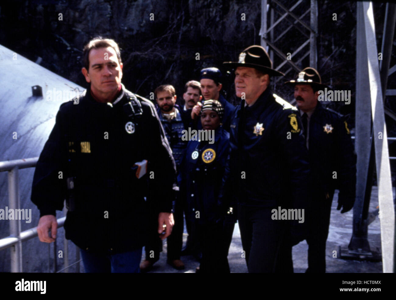 THE FUGITIVE, Tommy Lee Jones, Joe Pantoliano, Daniel Roebuck, 1993, (c ...