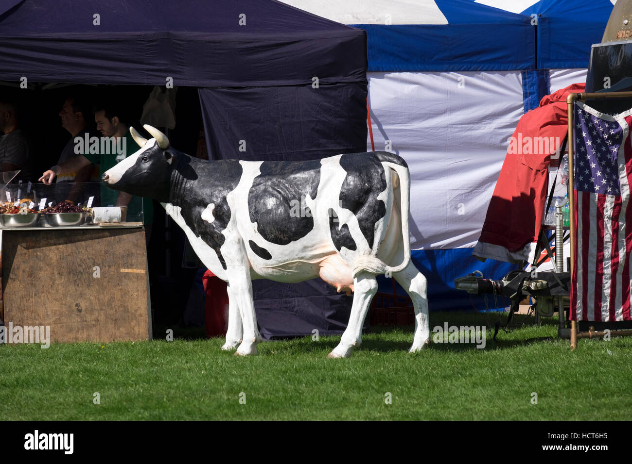Life-Size Model Cow Stock Photo - Alamy