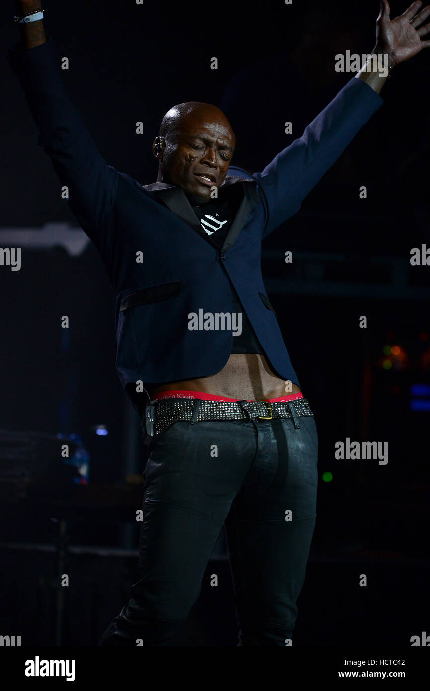 Seal performs onstage at Hard Rock Live! in the Seminole Hard Rock ...